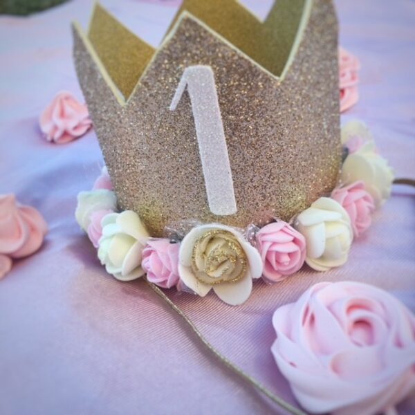 coronas cumpleaños, coronas artesanales, coronas personalizadas, primer ...