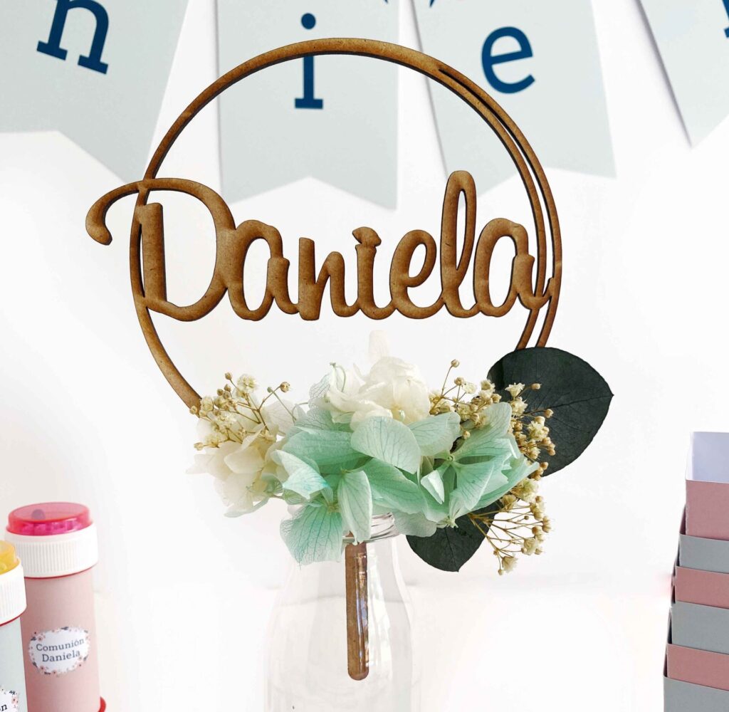 Topper para tarta personalizado madera y flores